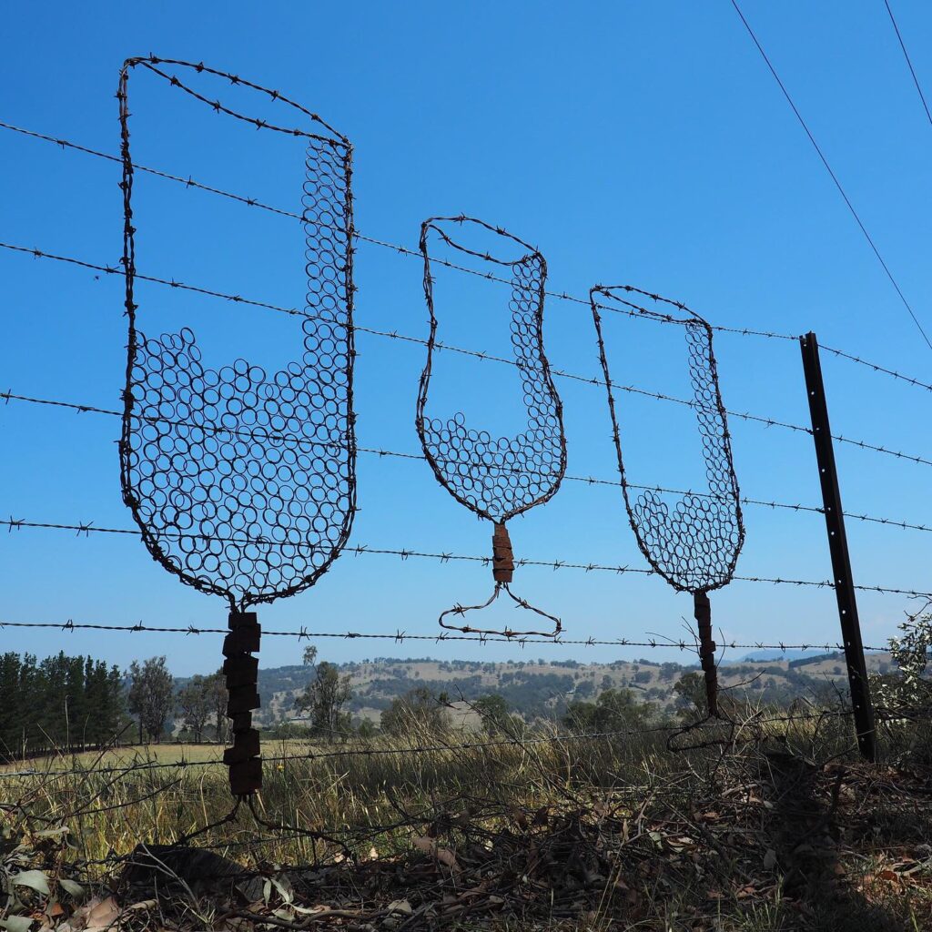 Barbed wire-Bubbles-wine glass - Van Horen % % Barbed wire-Bubbles-wine ...